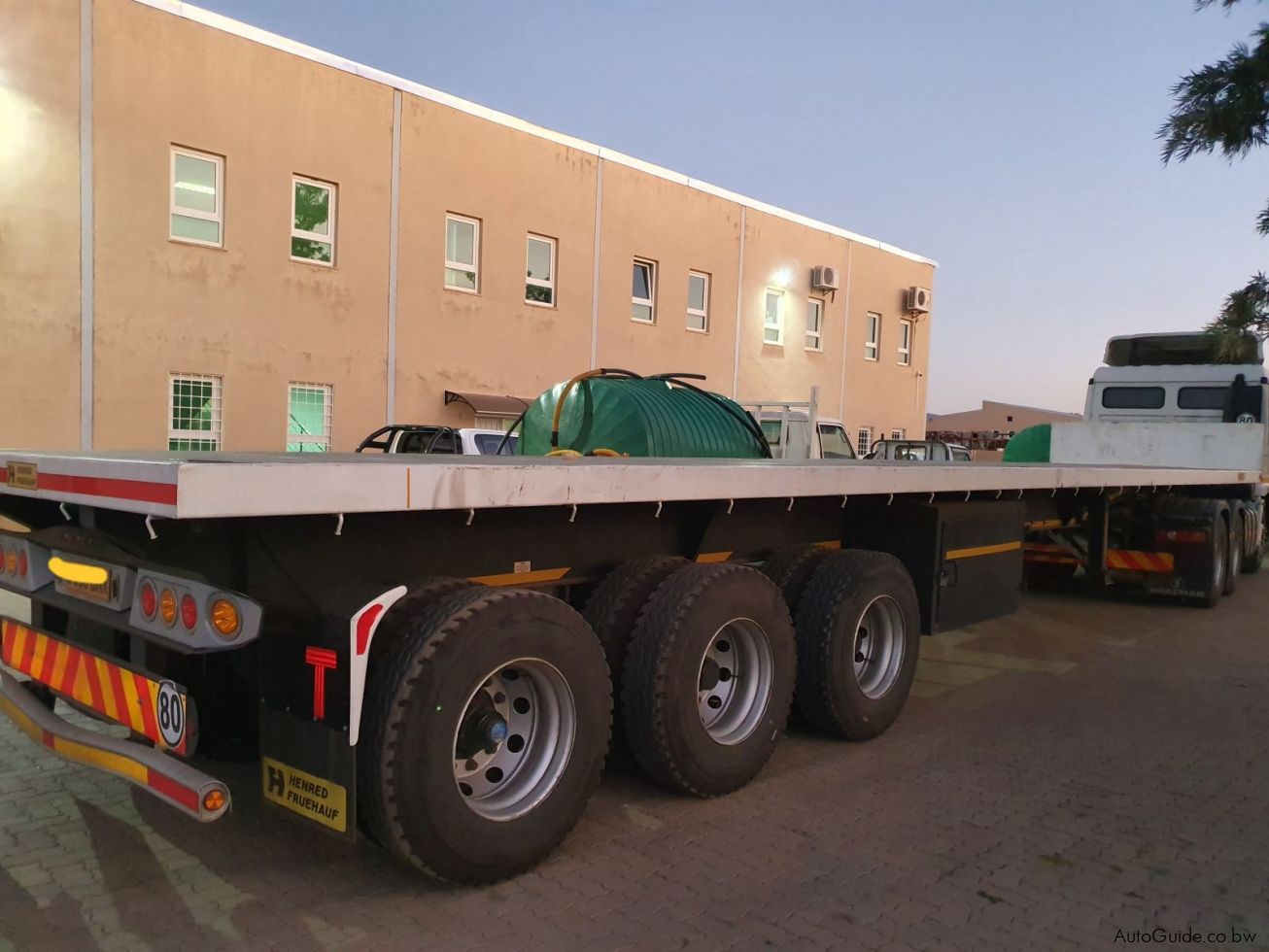 Used Henred Fruehauf Flat deck 13.5m | 2021 Flat deck 13.5m for sale | Gaborone Henred Fruehauf ...