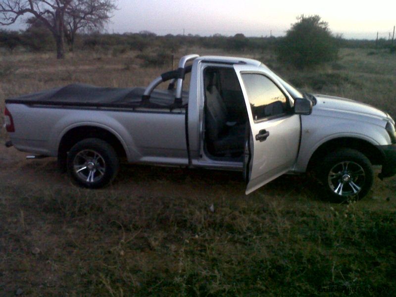 Used Isuzu KB 200 Fleetside | 2005 KB 200 Fleetside for sale | 168.167 ...