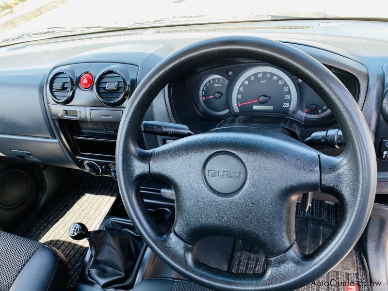 Used Isuzu KB200 | 2012 KB200 for sale | Molepolole Isuzu KB200 sales ...